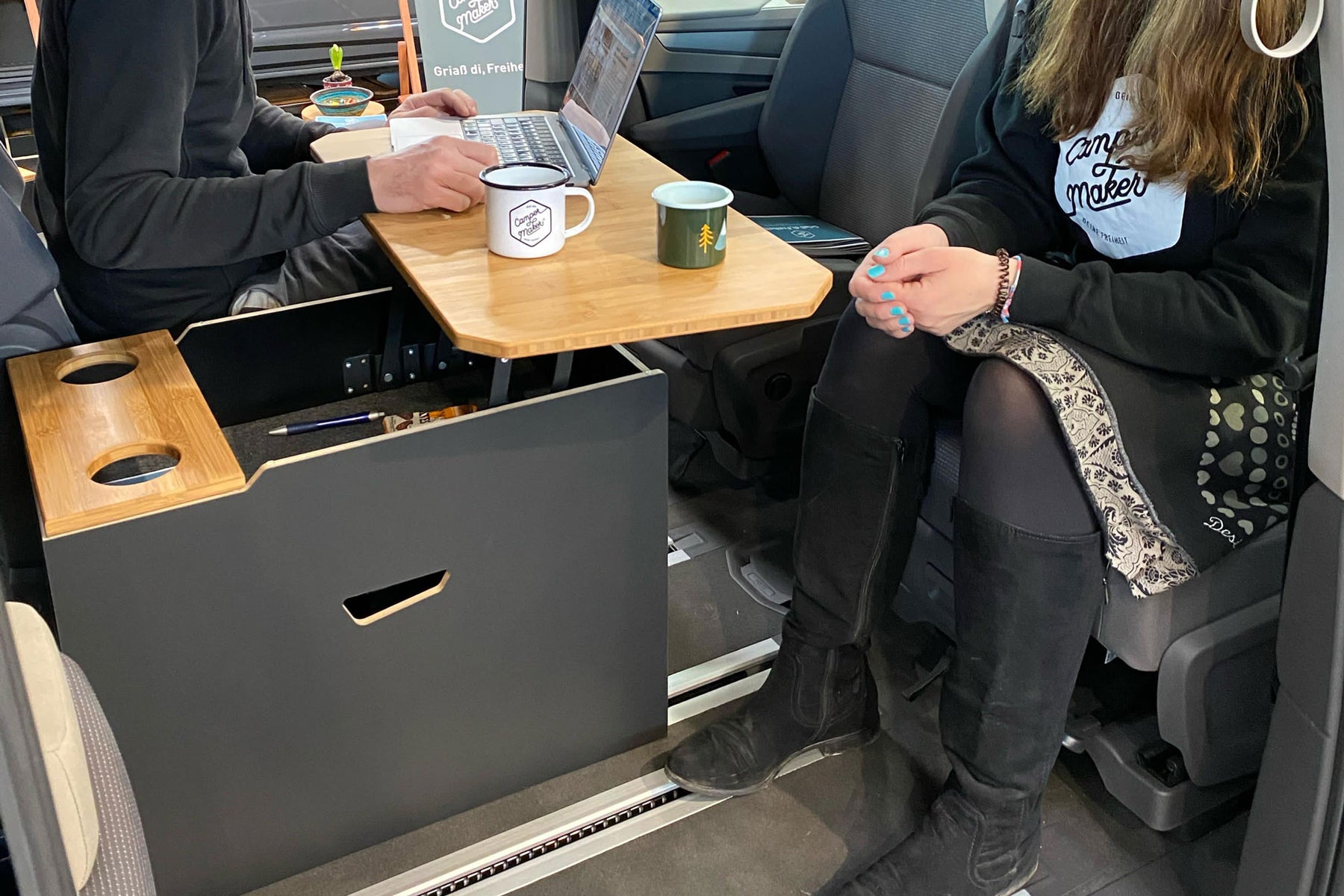 Multifunktionstisch VW Multivan/California Beach/Beach (T7) – Campermaker