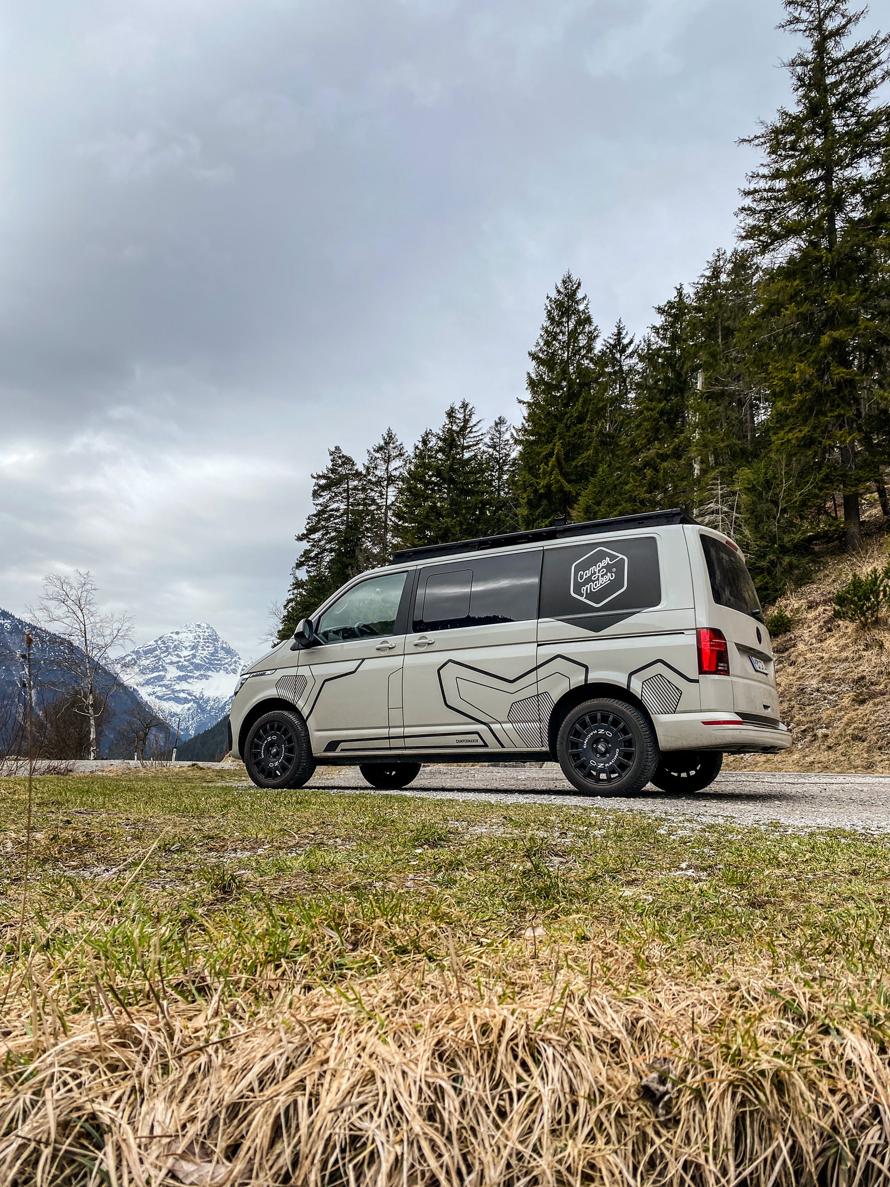 VW T6.1 "Tourer" 4Motion, Ascotgrey – Campermaker